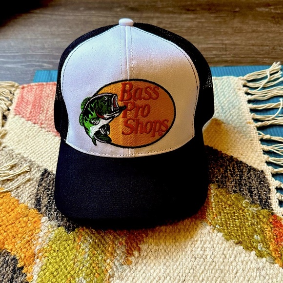 Bass Pro Shops | Accessories | Nwt Bass Pro Shops Trucker Hat ...